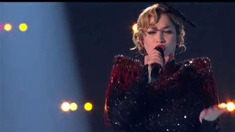 Aluvión de críticas a la cantante de Francia por su gesto en Eurovisión
