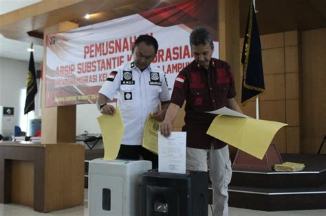 Kantor Imigrasi Bandar Lampung Musnahkan 28 409 Arsip Jendela