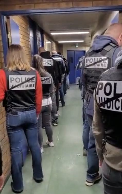 Vid O R Forme De La Police Judiciaire La Grogne Monte Chez Les