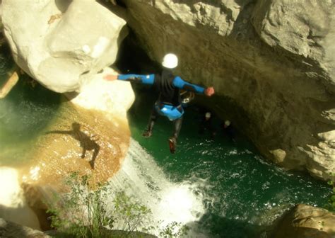 Escale Verticale Canyoning Via Ferrata Escalade Auvergne