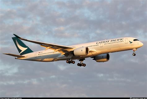 B LRF Cathay Pacific Airbus A350 941 Photo By Ronald Vermeulen ID