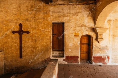 Escaleras Al Final Del Pasillo En Un Antiguo Convento Del Siglo XVII En