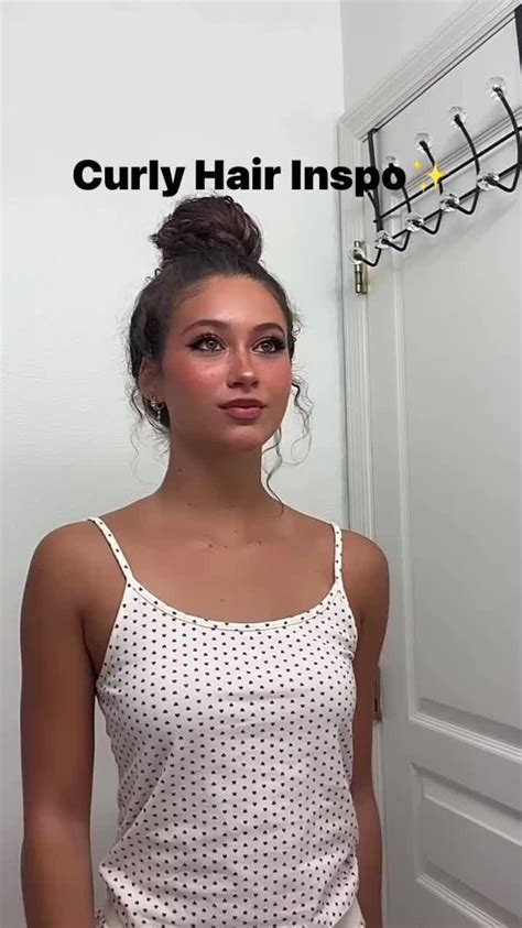 Épinglé Par Bebiry Sur Jolie Coiffure Coiffer Cheveux Boucles Jolie Coiffure Coiffures