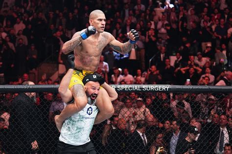 UFC 295 Poatan nocauteia Prochazka e conquista segundo cinturão combate
