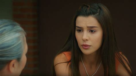 Miłość i nadzieja odcinek 30 Zeynep wyjeżdża ze Stambułu