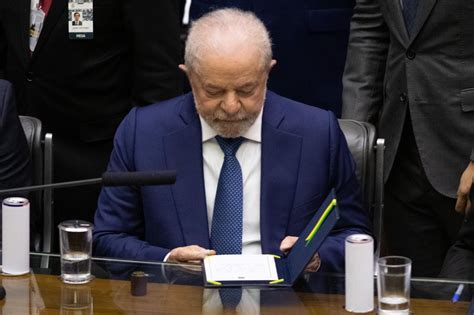 Lula Assina Decreto Que Restringe Acesso A Armas E Registros De Cacs