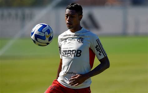 Flamengo e empresário de Bruno Henrique têm nova reunião por renovação