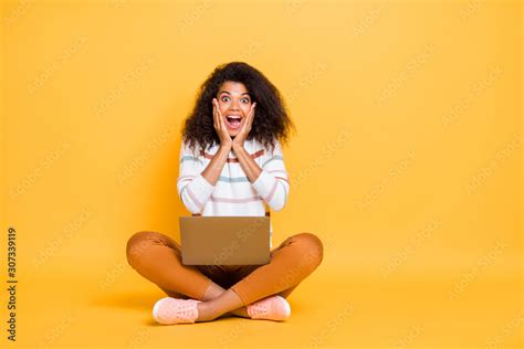 Portrait Of Her She Nice Attractive Overjoyed Glad Cheerful Wavy Haired