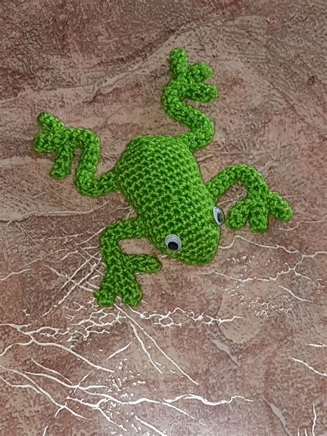Free Crochet Stuffed Frog Pattern