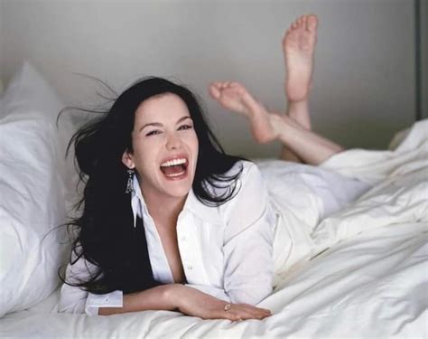 Liv Tyler R CelebsInThePose