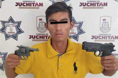 Detienen a sujeto por portación de armas de fuego réplicas en
