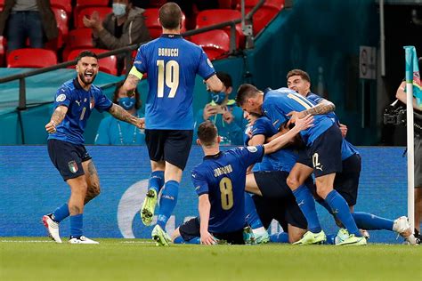 Włochy zagrają w wielkim finale Euro 2020 Jutro poznają przeciwnika