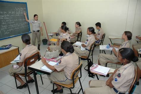 Colégio da Polícia Militar confira a lista de alunos sorteados BLOG