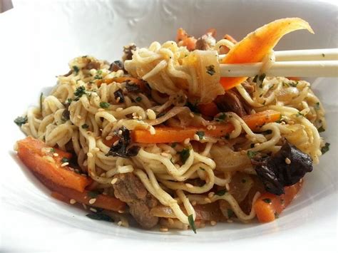 nouilles sautées boeuf aux oignons recette nouilles sautées au boeuf