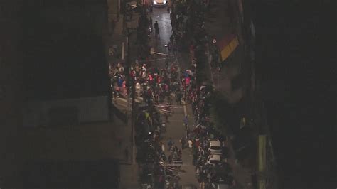 Ruas do Brás no Centro de SP ficam lotadas pelo terceiro dia