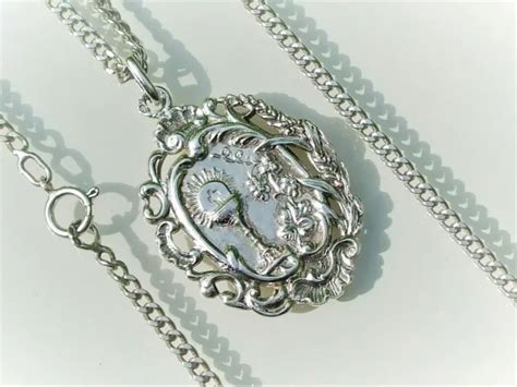 BELLE MEDAILLE DE COMMUNION ANCIENNE des années 1900 CHAÎNE 47 5cm