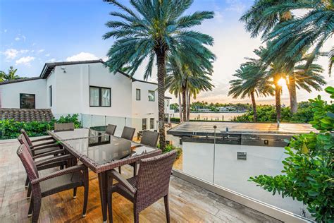La casa de 18 millones de dólares donde Ben Affleck y Jennifer Lopez