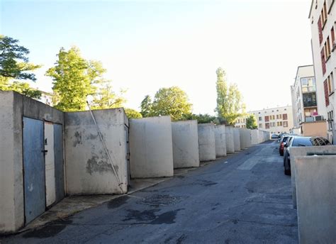 Chemin Bas Des tags antisémites sur la façade d un immeuble actualité