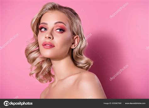 Atractiva Modelo Novia Hombros Desnudos Cuello Impecable Cuerpo Piel