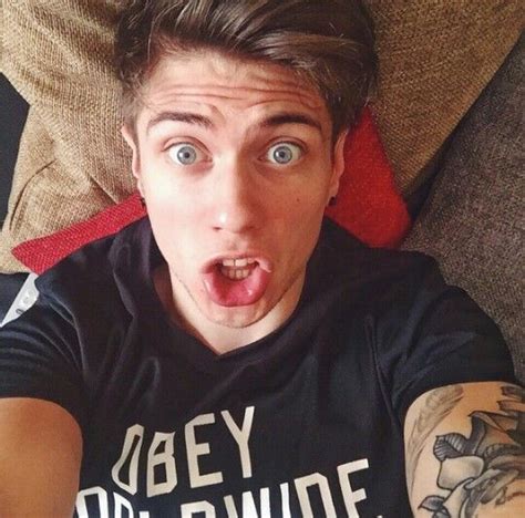 Pin By Dreamer On Benji E Fede T Shirts For Women Women Celebs