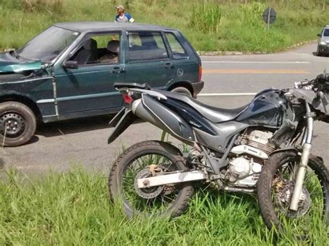 G1 Motociclista Fica Gravemente Ferido Ao Ser Atingido Por Carro Em