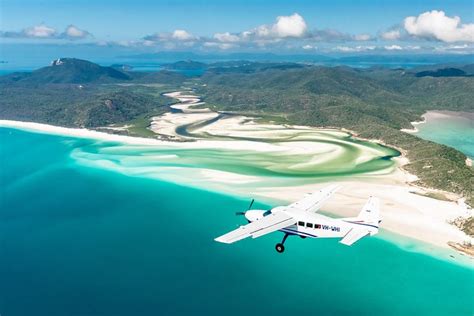 Tiket Scenic Flight Great Barrier Reef Heart Reef Whitehaven Beach