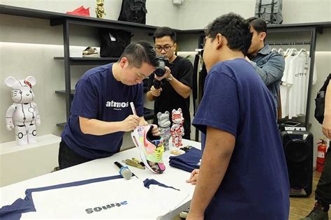 Atmos Buka Toko Sneakers Dan Streetwear Di Plaza Indonesia Highlight ID