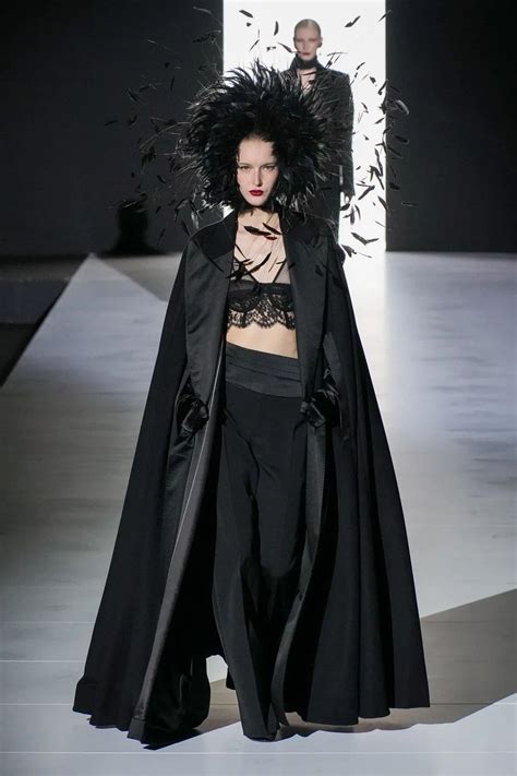 Dolce Gabbana Herbst 2023 2024 Prêt à porter SPECIAL RUNWAY MAGAZIN