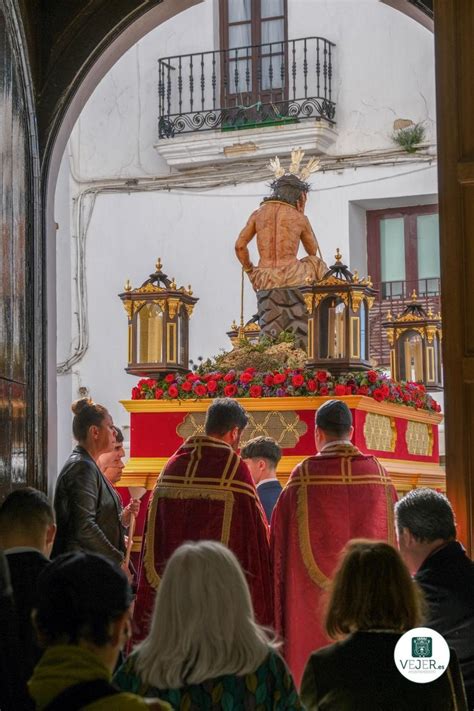 El Cristo de la Humildad y Paciencia recorre en solemne Vía Crucis las