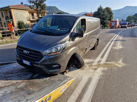 Maxi Incidente Stradale A Calco Sette Persone Coinvolte