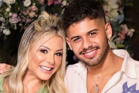 Sertanejo Z Felipe Parabeniza A M E Por Anivers Rio E Declara Vejo O