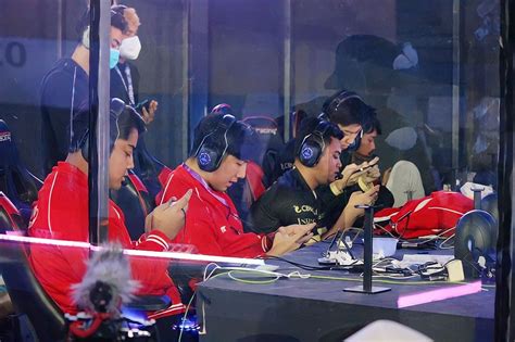 RRQ Hoshi Bertekuk Lutut All Bigetron Final Di Piala Presiden Esports