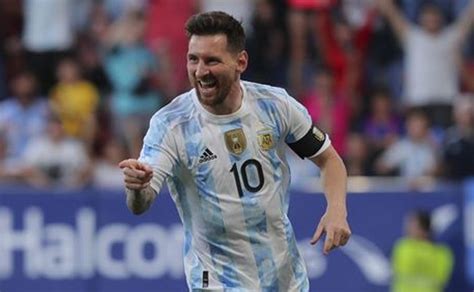 Piden Hasta 80 Mil Pesos Por La Figurita De Lionel Messi Legend Golden