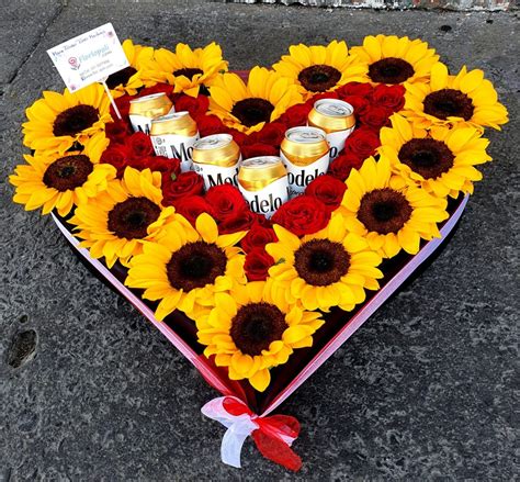 Corazón de Girasoles Rosas y cervezas Cestas de regalo para hombres