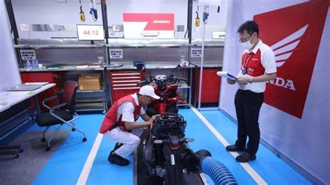 3 Teknisi Terbaik Sepeda Motor Honda Indonesia Adu Skill Dalam