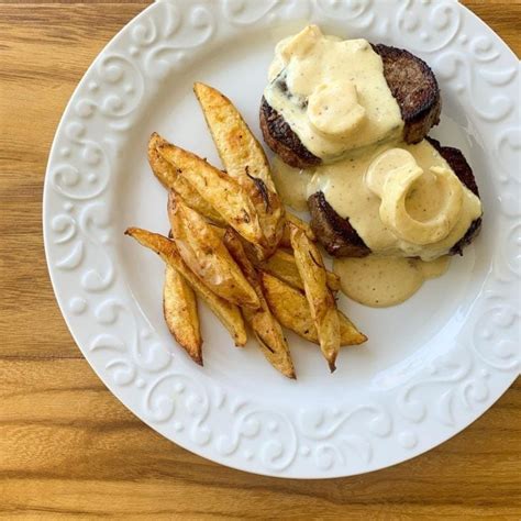 Filé mignon ao molho mostarda batatas rústicas Receiteria