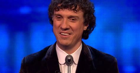 The Chases Darragh Ennis Joins Fans In Slamming Player S Epic Answer