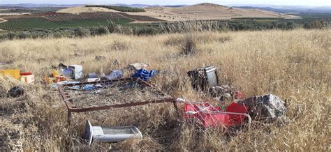 Ecologistas en Acción denuncia el deterioro ambiental del Cerro de Las
