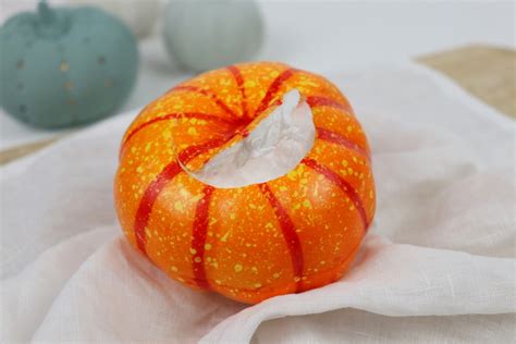 DIY Anleitung Kürbis schnitzen anders haltbare Kürbis Laternen