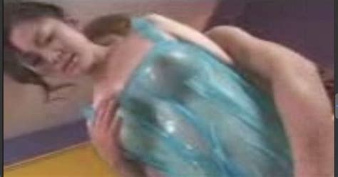 Ngintip Mama Mandi Malah Diajak Ngentot