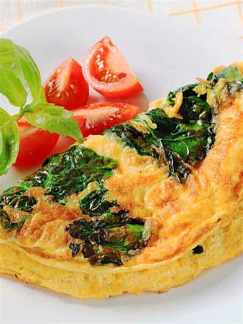 Top 5 Reasons To Incorporate Spinach Into Your Omelettes