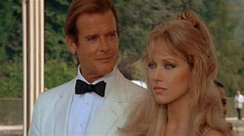 Confirman La Muerte De Tanya Roberts La Chica Bond De Panorama Para