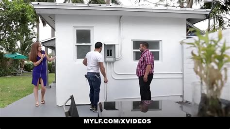 Nứng lồn mẹ kế ngực to quyến rũ con trai riêng làm chuyện ấy