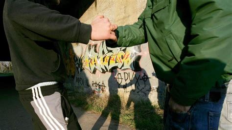 Droga Ad Adolescenti In Cambio Di Sesso Arrestato Un 42enne