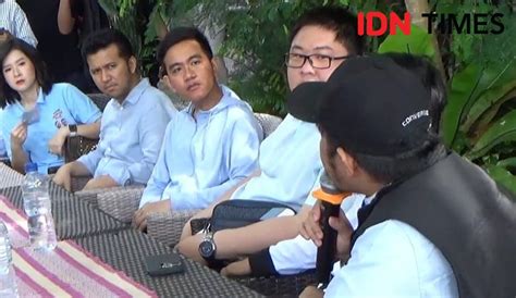 Gibran Blusukan Ke Pasar Balikpapan Hingga Beli Bawang Merah
