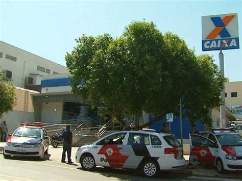 G1 Homens armados fuzis roubam agência da Caixa em Jaguariúna SP
