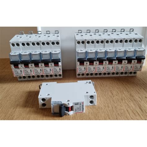 Tableau électrique 4 Rangées 13 modules avec composants Legrand à
