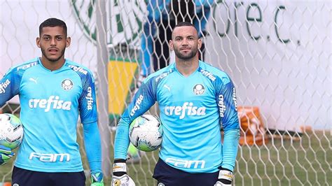 Goleiro surpreende e anuncia saída do Palmeiras emprestado para