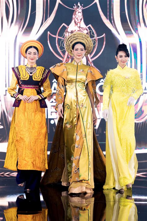 Thùy Tiên Bảo Ngọc Lương Thùy Linh trình diễn áo dài 3 miền