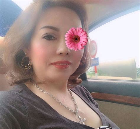 Anh Hương Máy bay bà già Việt Hòa tìm trai bao nuôi